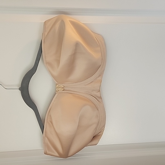 Elila | Intimates & Sleepwear | Elila Strapless Bra | Poshmark